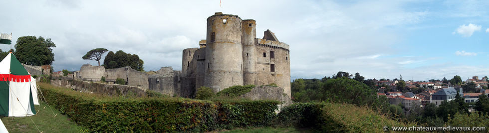 Chateau de CLISSON : photos et histoire du chateau fort de Clisson