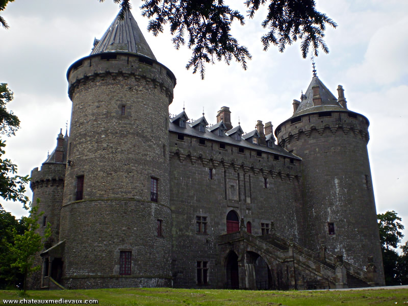 Chateau de COMBOURG : photos et histoire du château fort de Combourg