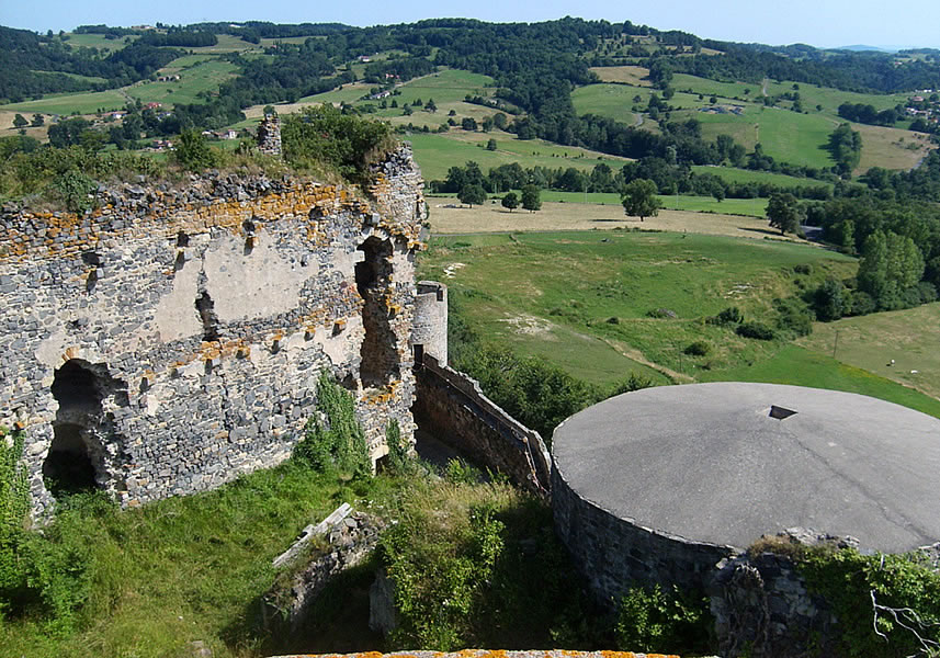 CHATEAU de MONTMORIN, château fort de Montmorin